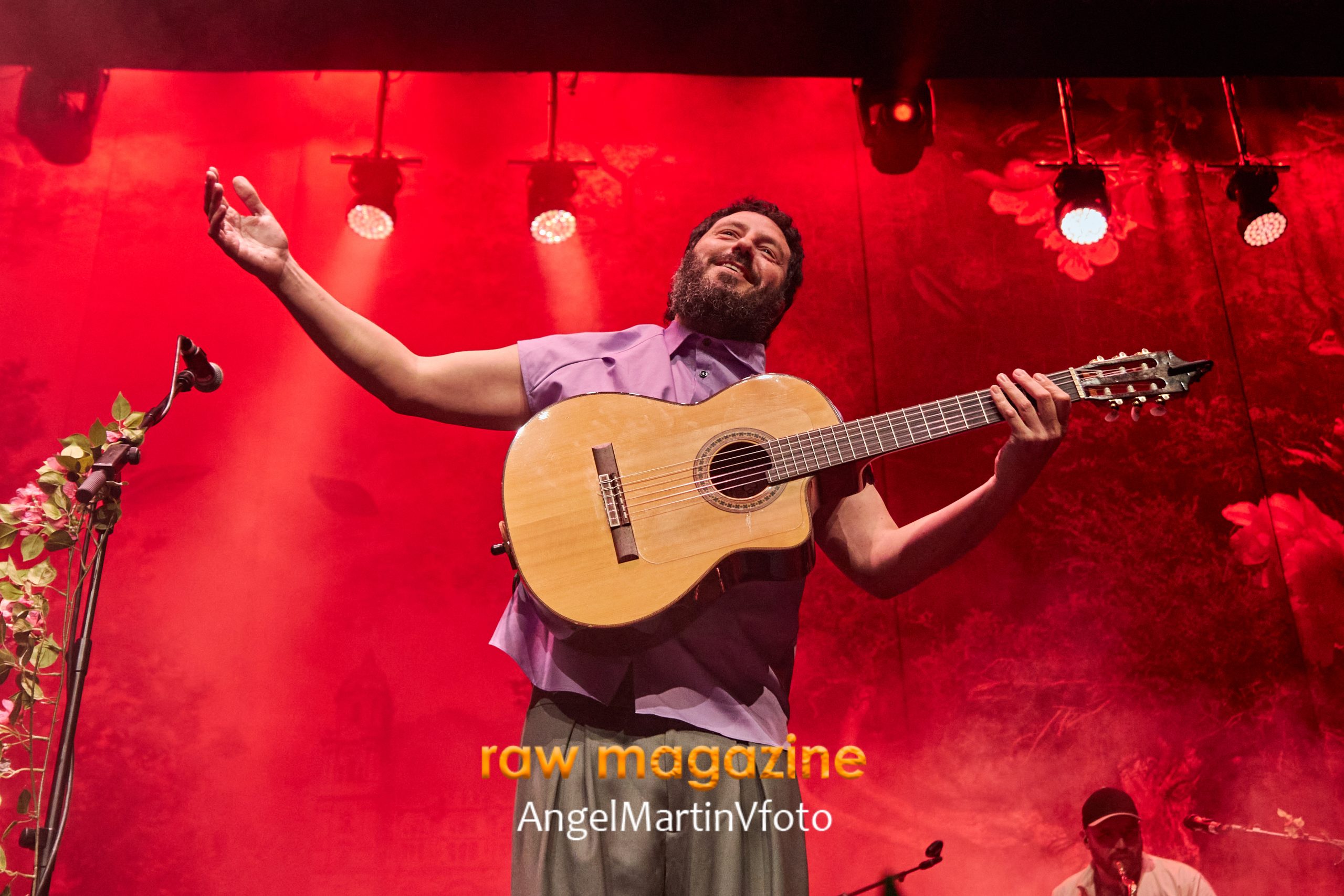 El Kanka emociona con su música en su regreso a Sevilla » RAW Magazine